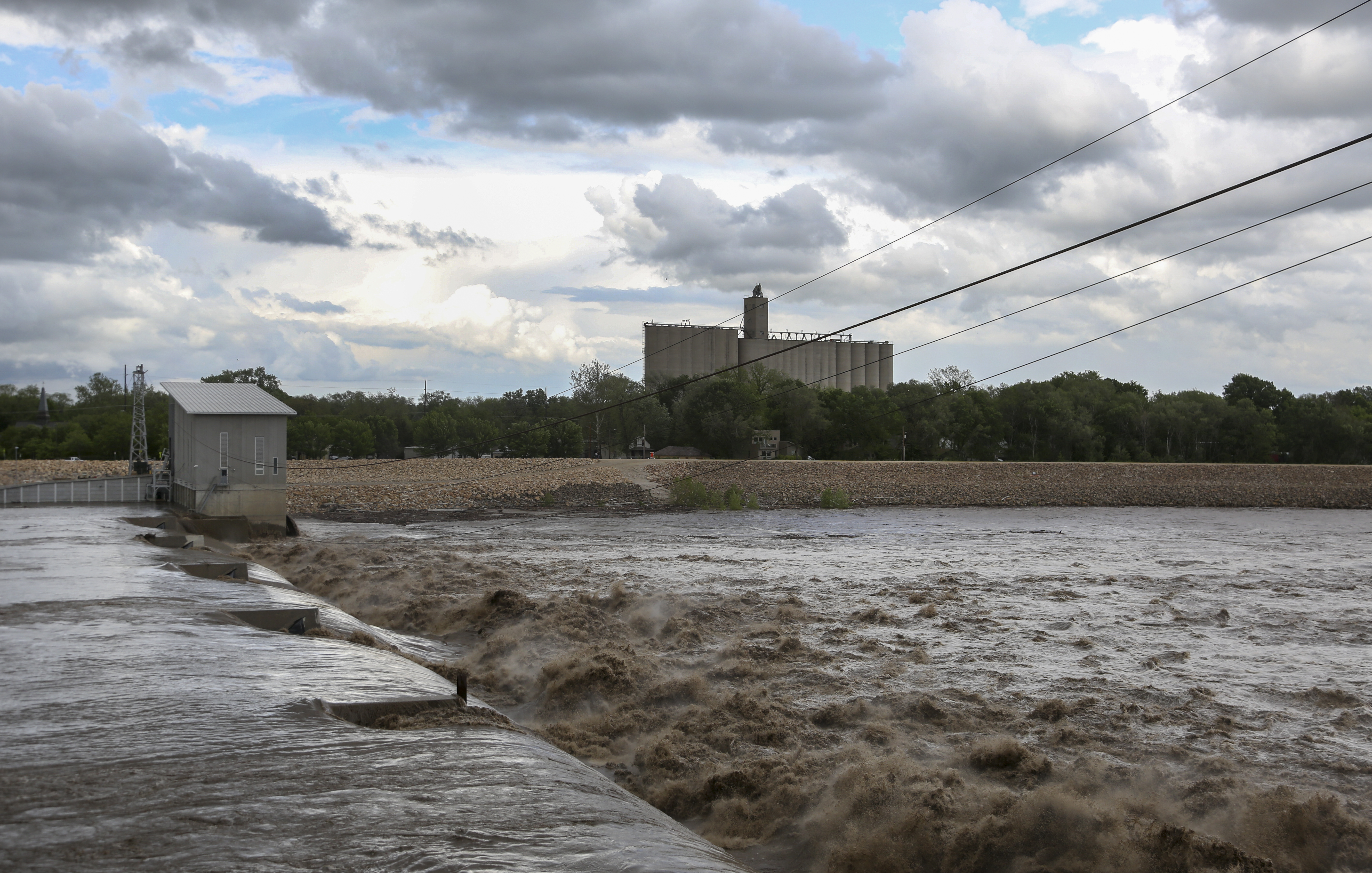 Kansas River above flood stage after storms; Topeka pump station dumps ...